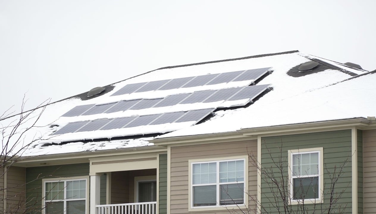 How to Protect Your Solar Panels and Your Roof in Snowy Weather